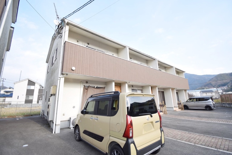 【賃貸】安芸区上瀬野 2LDKのテラスハウス 「Skyfieid B棟 2」 | 天宝商事株式会社 アパマンショップ海田店